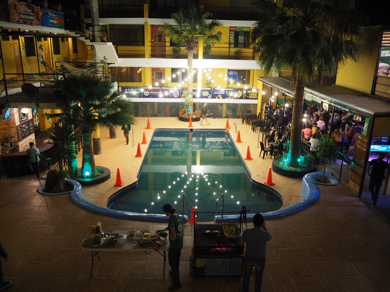 Peruオアシスの街Huacachinaのホステル【Wild Rover Huacachina】 | moja air